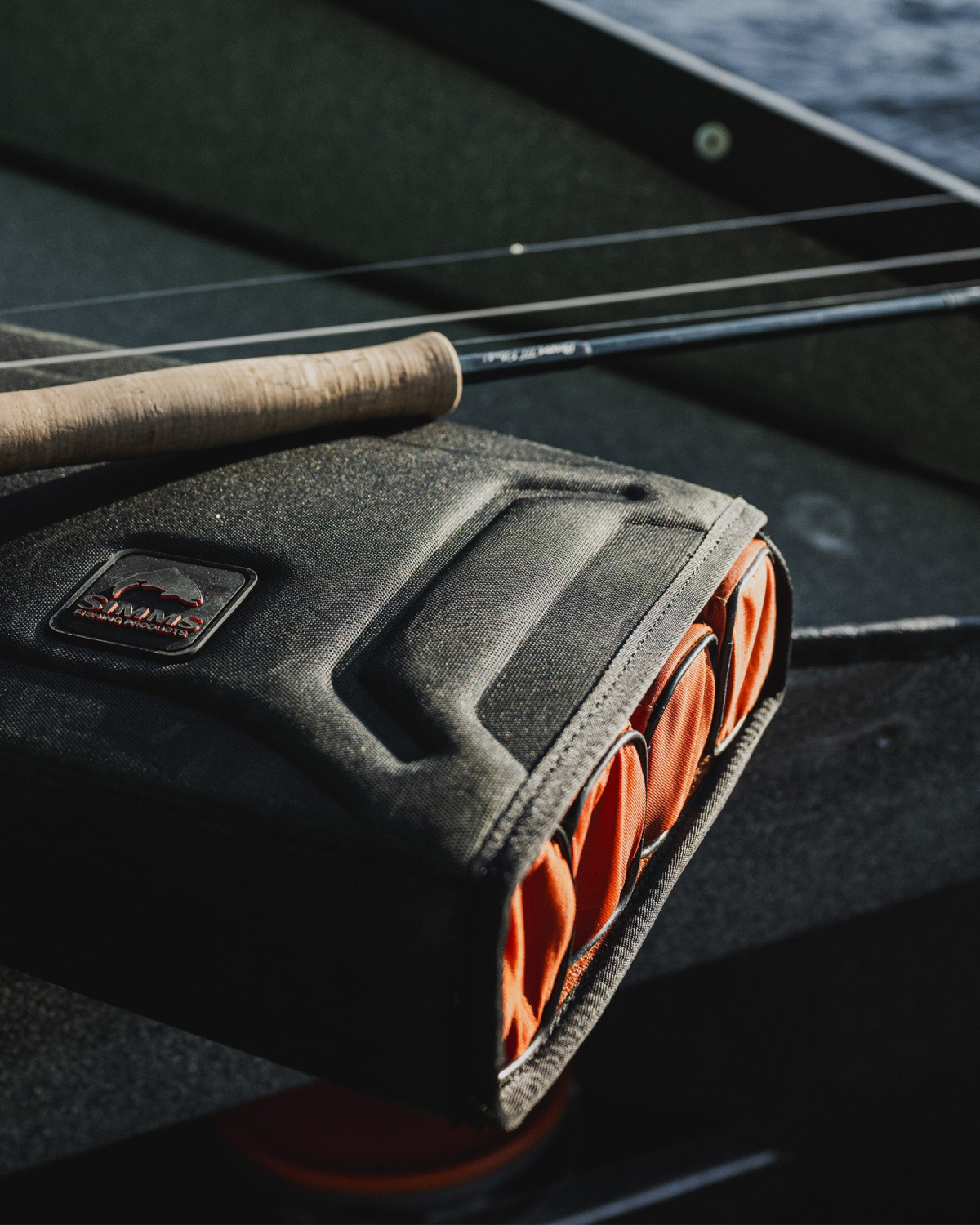 Simms Riverkit Rod Roll Black | Fishline.se